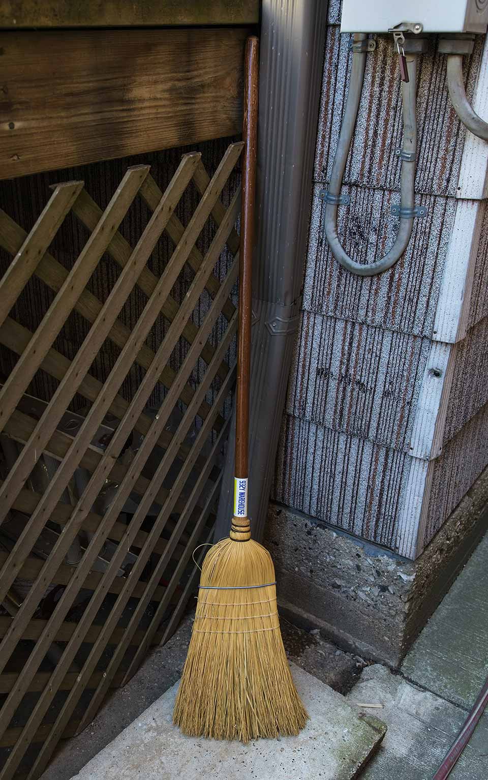 Sweeping dust | Cogitations & Depictions